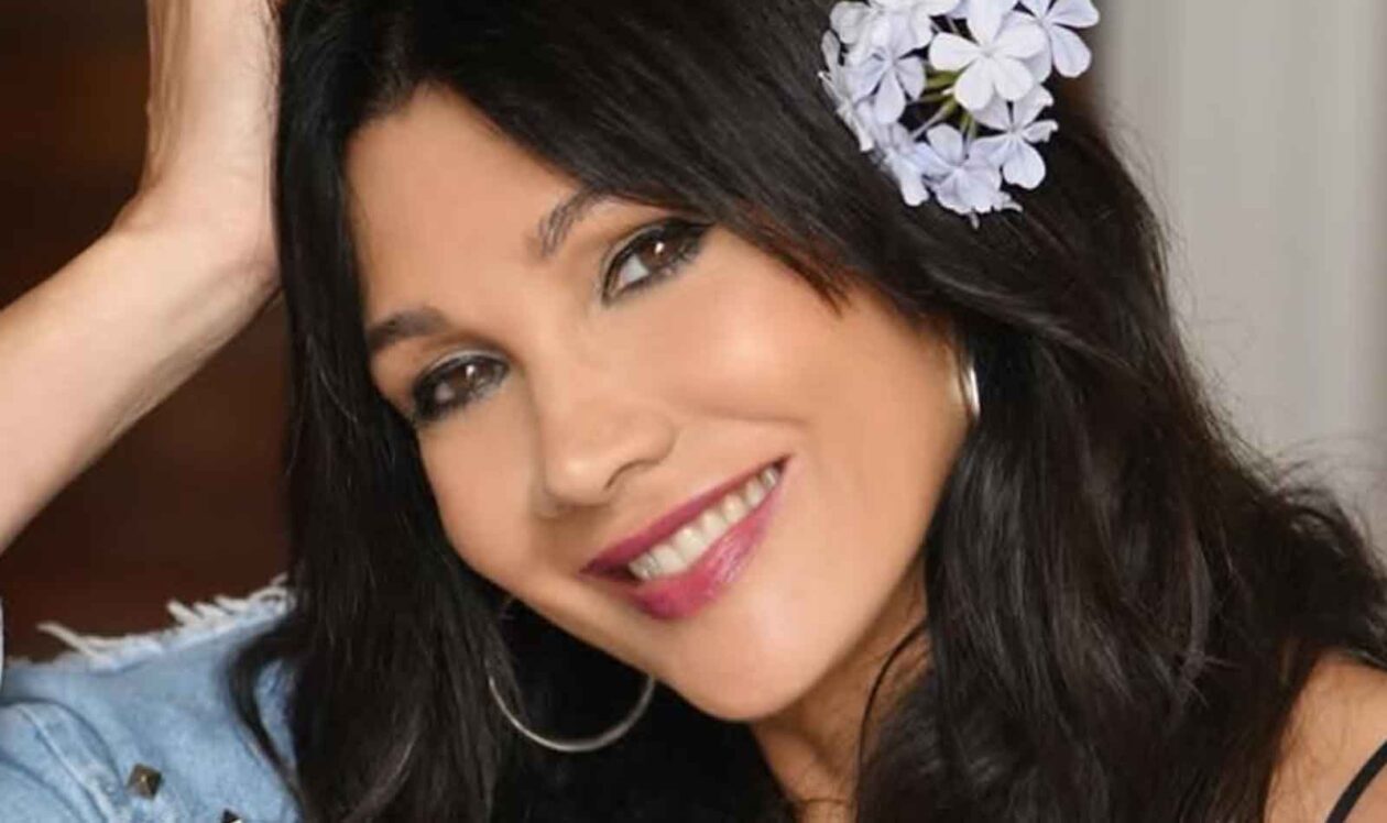 Luisa Corna: chi è, età, carriera, oggi, figli, marito, altezza, foto e ...